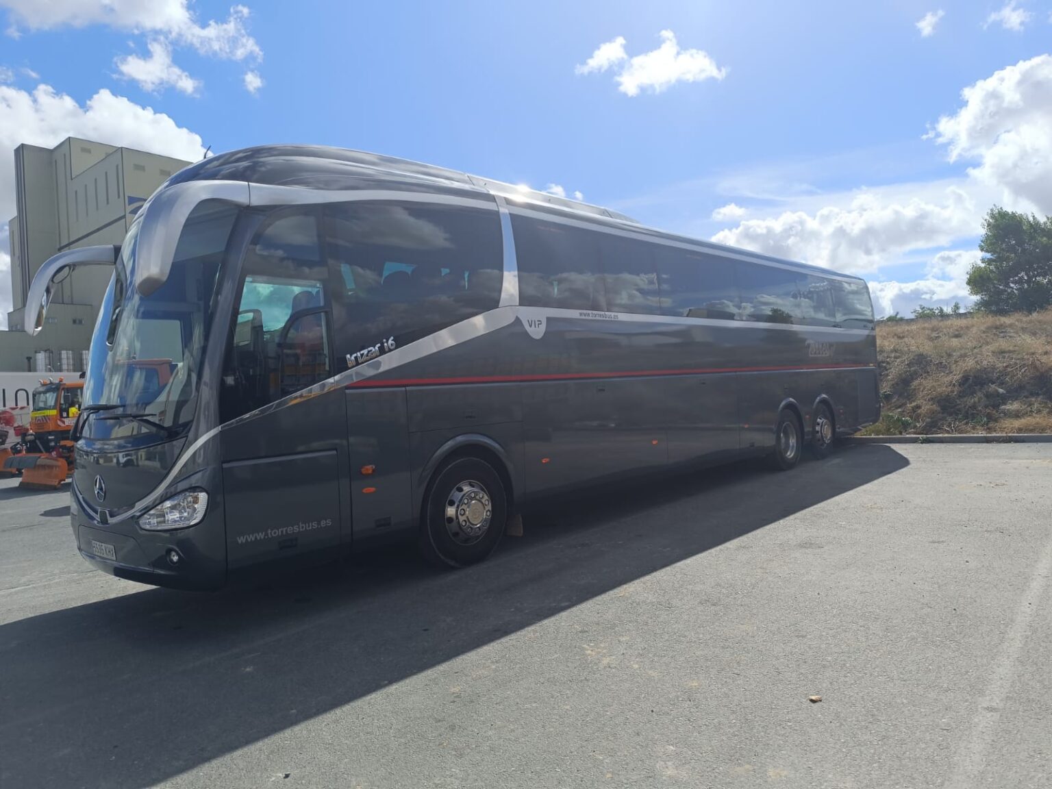Viaja con Estilo: Alquiler de Autobuses de Lujo en Madrid - Alquiler de ...